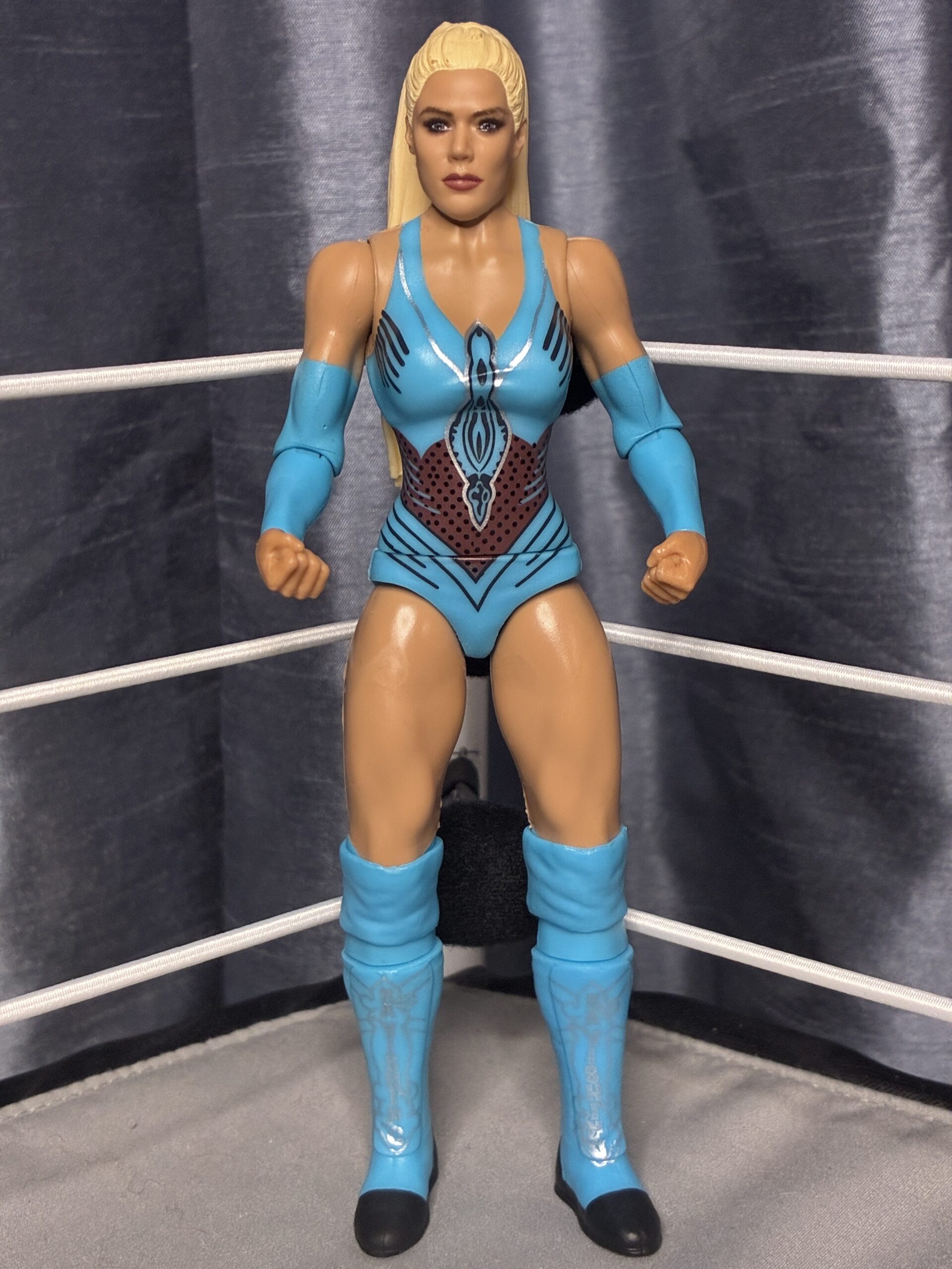 Lana - WWE Basics 109 CHASE - WrestleStuff.com